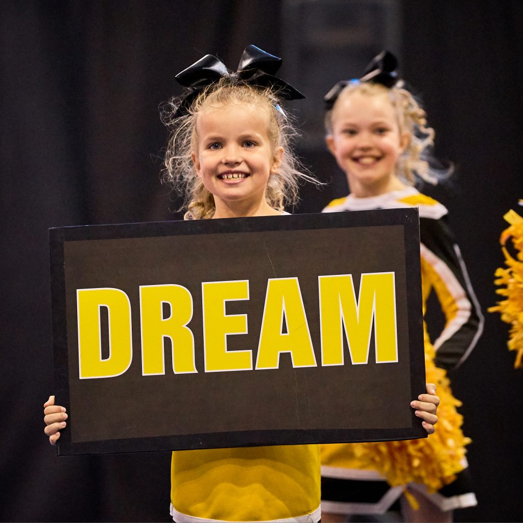 Tule Mukaan! - Dream Team Cheerleaders